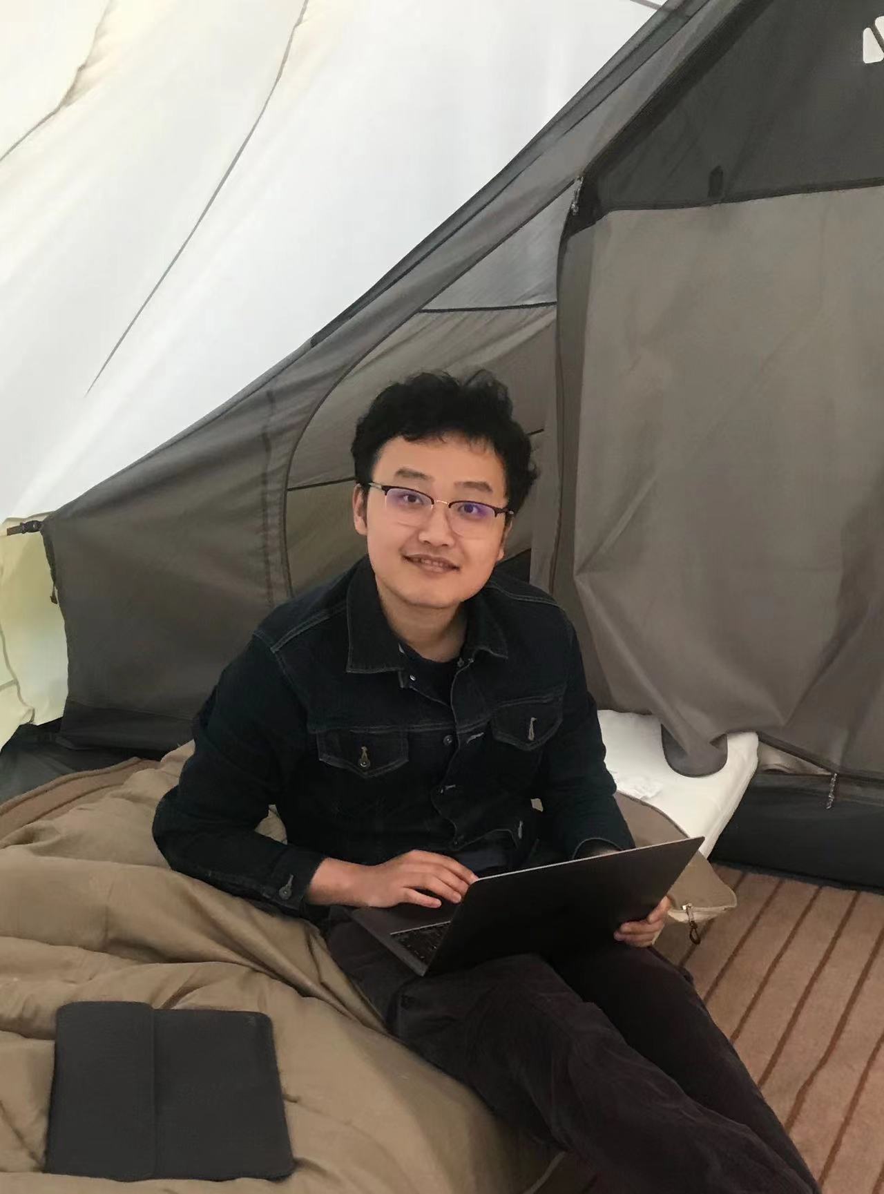 Yiwei Chen (陈逸威)